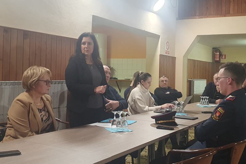 Matej Romih na čelu Prosvetnega društva Zarja iz Šentvida pri Planini ...